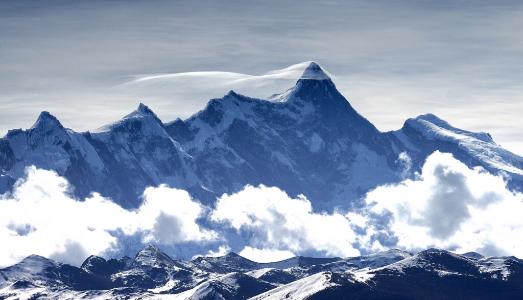Mount Namcha Barwa – The Eastern Himalayan Giant of Tibet | Enigmatic ...